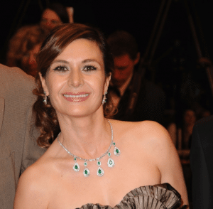 Hatice Aslan - Biography, Height & Life Story | Super Stars Bio