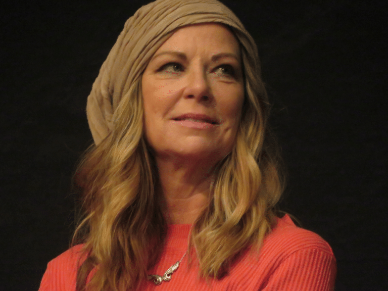 Mo Collins - Biography, Height & Life Story | Super Stars Bio