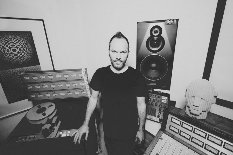 Nigel Godrich - Biography, Height & Life Story | Super Stars Bio