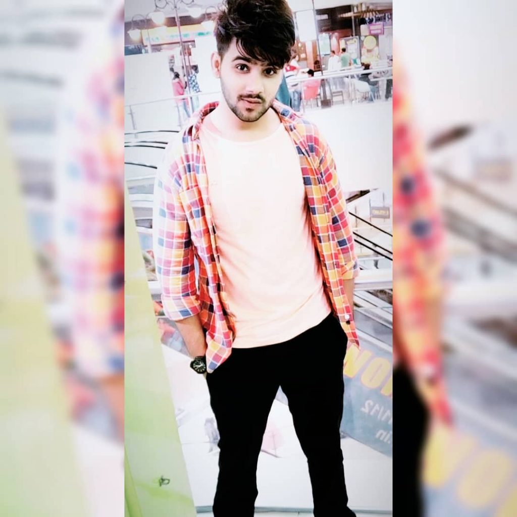 Vikrant Tiwari - Biography, Height & Life Story | Super Stars Bio