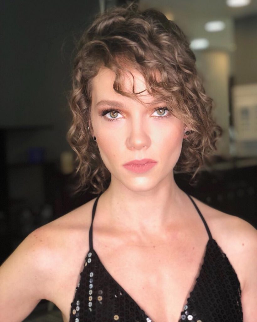 Ece Çeşmioğlu - Biography, Height & Life Story | Super Stars Bio