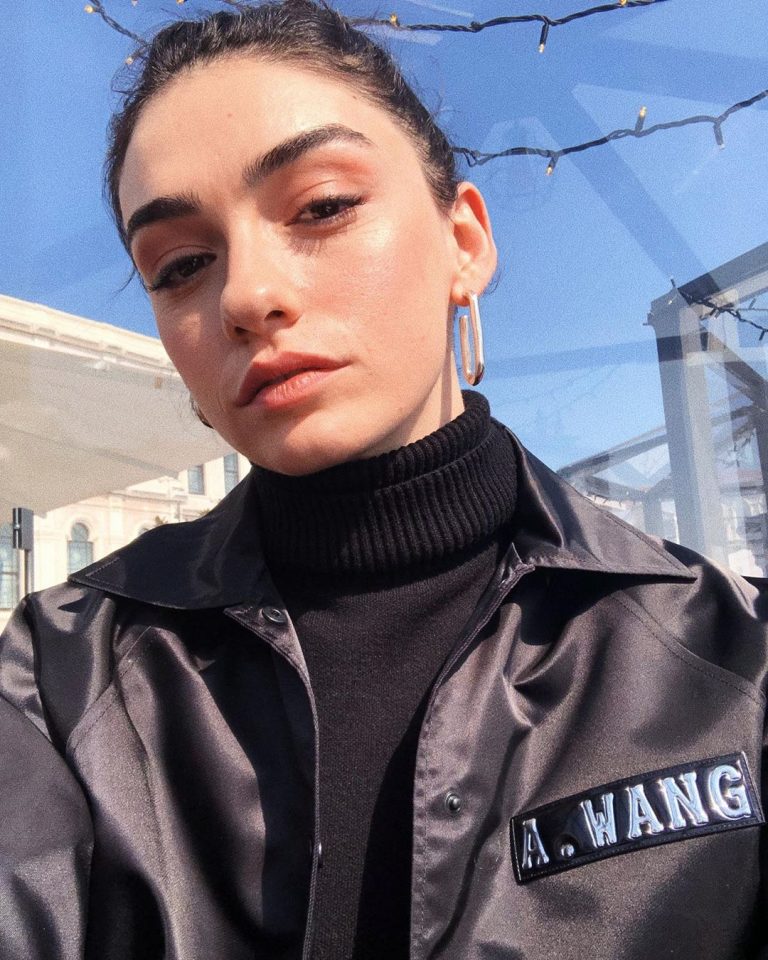 Hazar Ergüçlü - Biography, Height & Life Story | Super Stars Bio