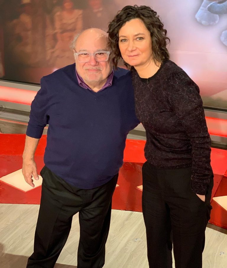 Sara Gilbert - Biography, Height & Life Story | Super Stars Bio