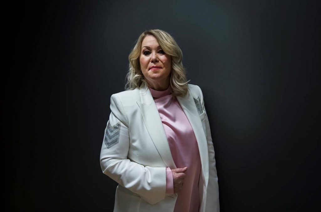 Jann Arden - Biography, Height & Life Story | Super Stars Bio