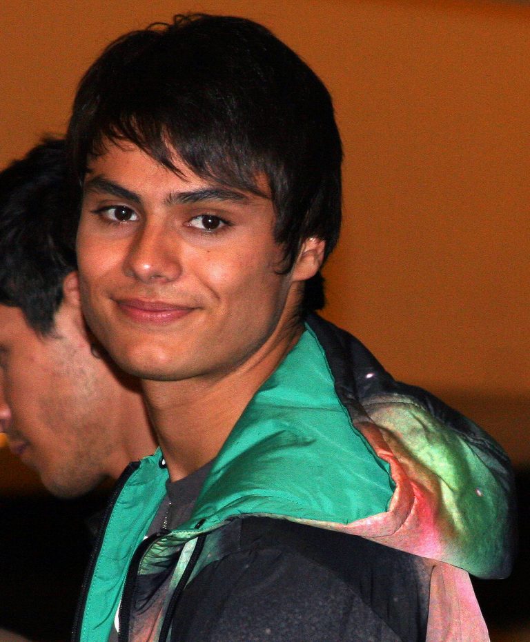 Kiowa Gordon - Biography, Height & Life Story | Super Stars Bio
