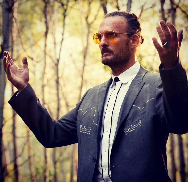 Greg Bryk - Biography, Height & Life Story | Super Stars Bio