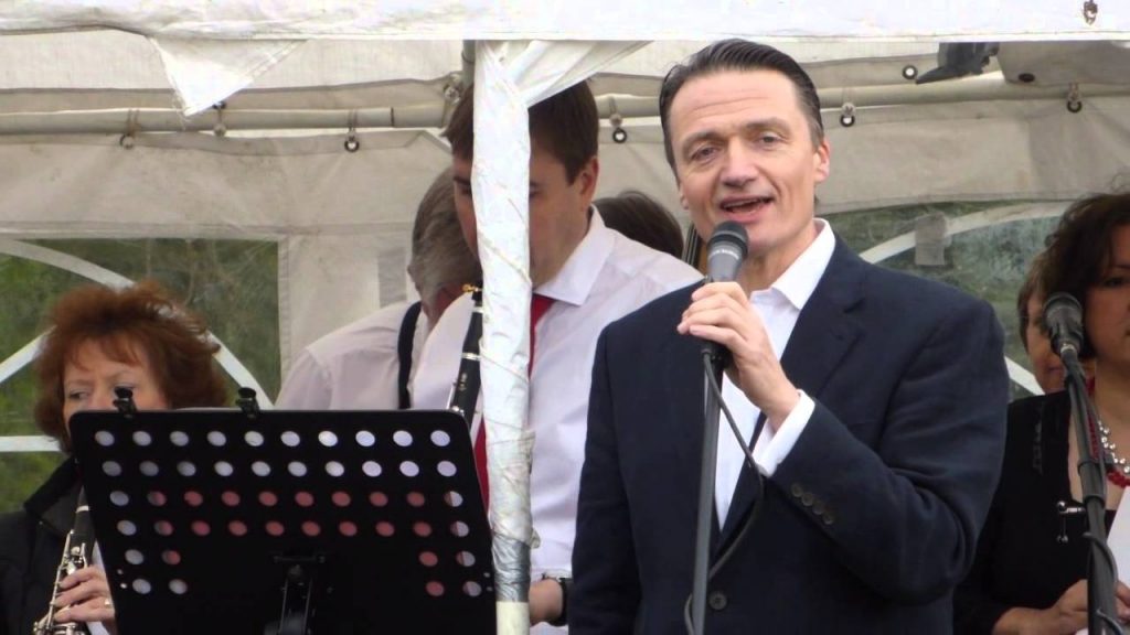 Hal Fowler - Biography, Height & Life Story | Super Stars Bio