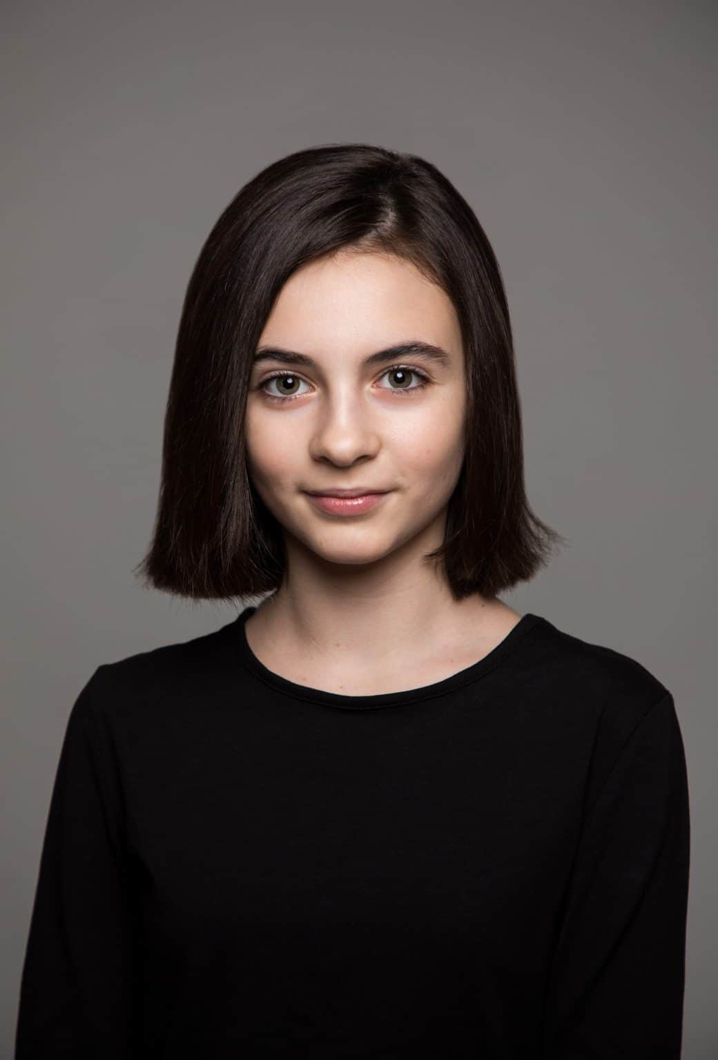 Lara McDonnell - Biography, Height & Life Story | Super Stars Bio