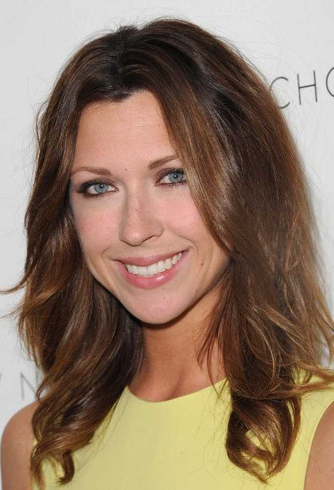 Margo Stilley - Biography, Height & Life Story | Super Stars Bio