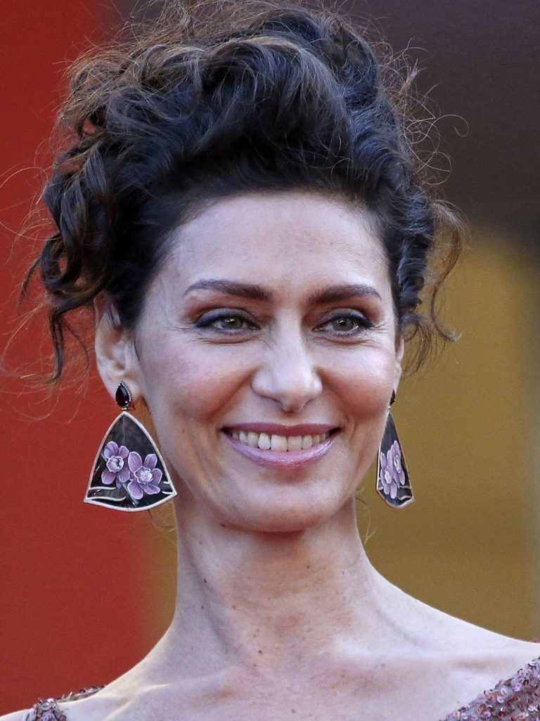 Maria Fernanda Cândido - Biography, Height & Life Story | Super Stars Bio