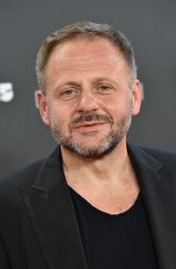 Samuel Finzi - Biography, Height & Life Story | Super Stars Bio