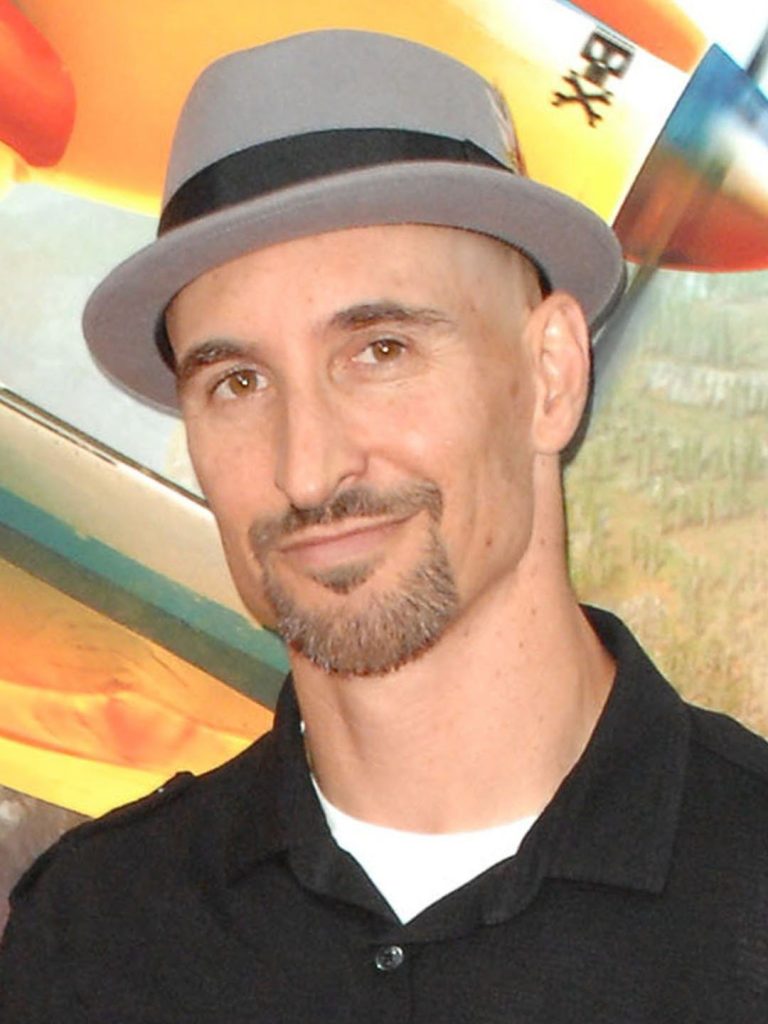 Scott Menville - Biography, Height & Life Story | Super Stars Bio