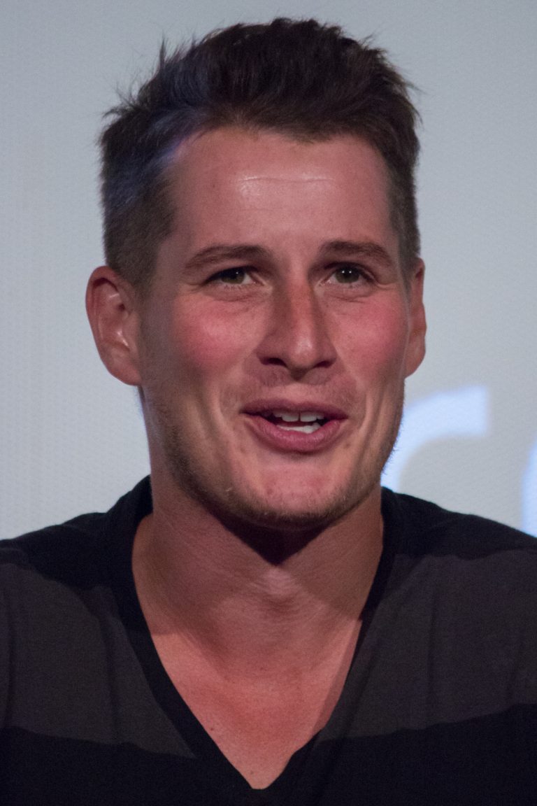 Brendan Fehr - Biography, Height & Life Story | Super Stars Bio