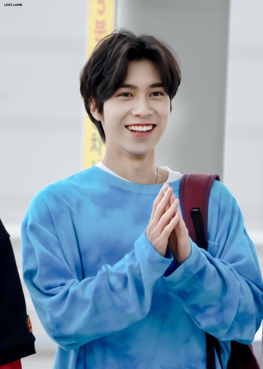 Hendery - Biography, Height & Life Story | Super Stars Bio