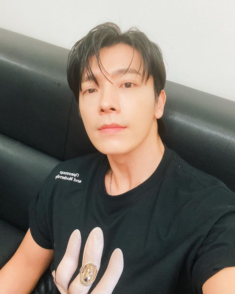 Lee Dong-Hae - Biography, Height & Life Story | Super Stars Bio