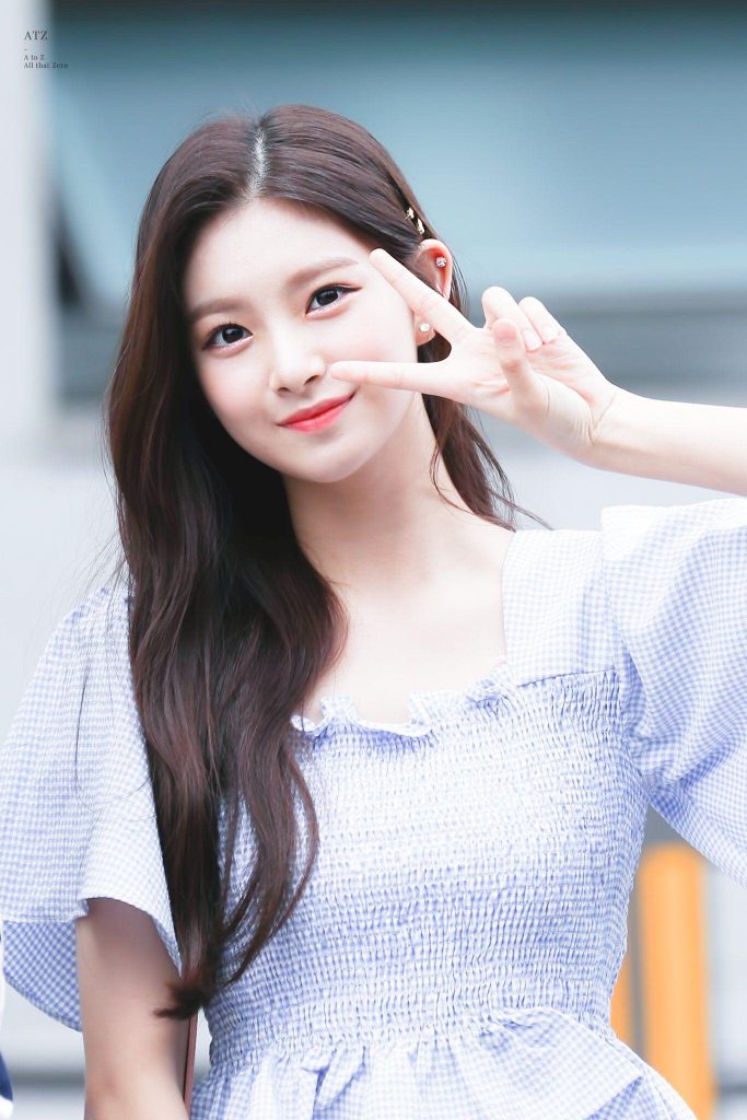 Yiren - Biography, Height & Life Story | Super Stars Bio