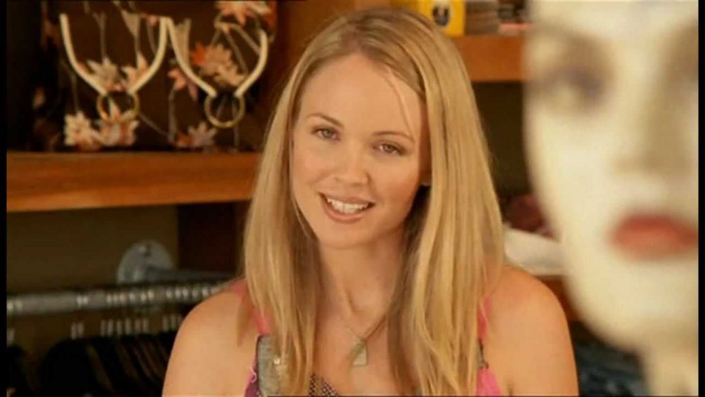 Lara Cox - Biography, Height & Life Story | Super Stars Bio