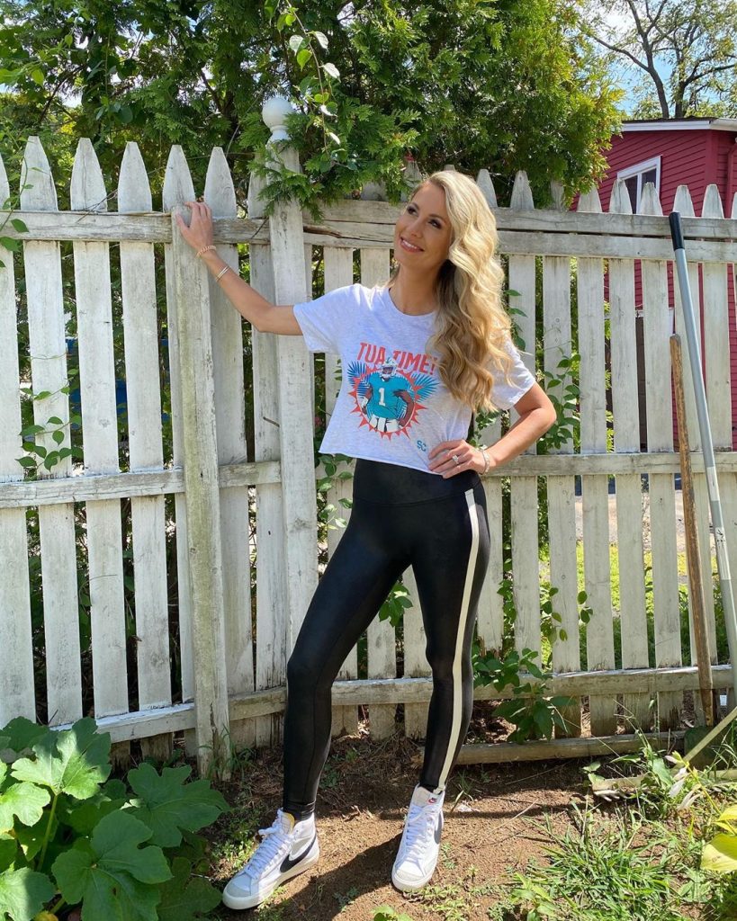 Laura Rutledge - Biography, Height & Life Story | Super Stars Bio