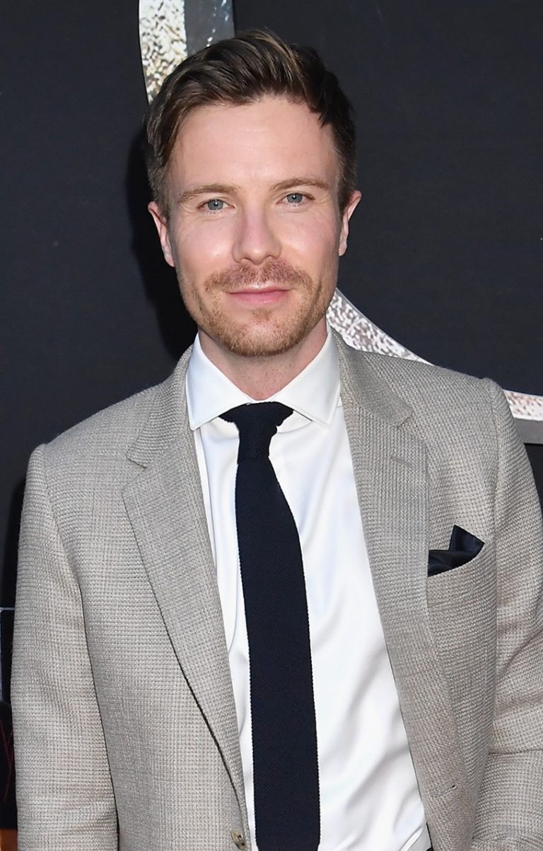 Joe Dempsie - Biography, Height & Life Story | Super Stars Bio