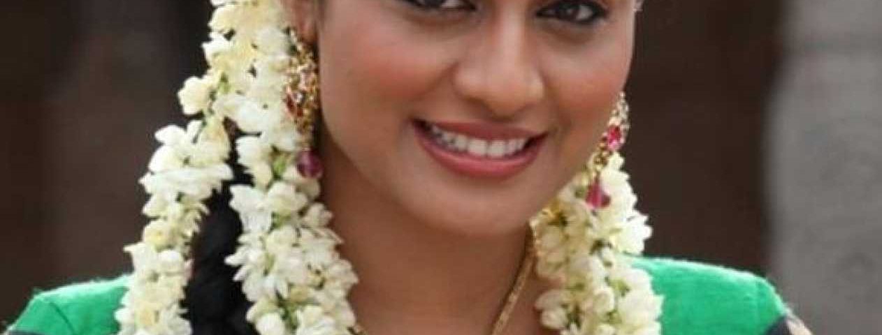 8 Things You Didn't Know About Neha Hinge - Super Stars Bio