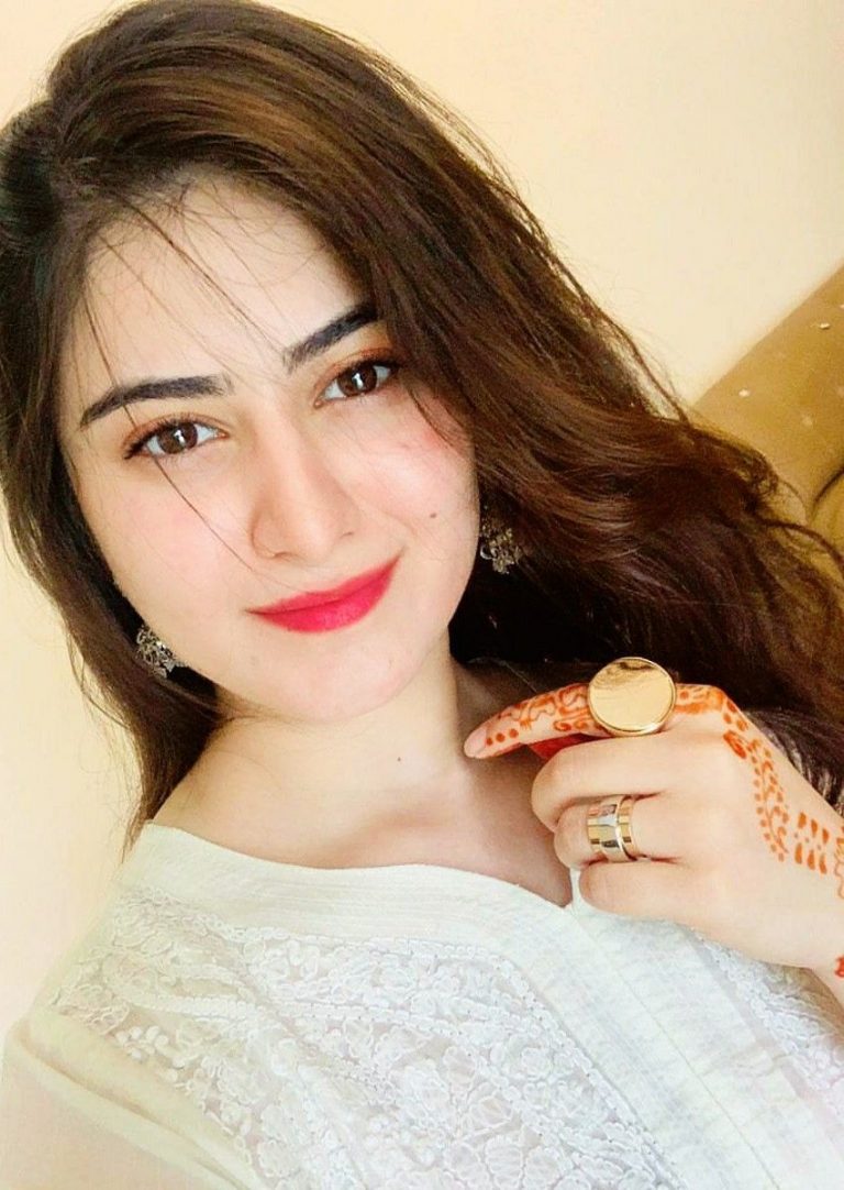 Hina Afridi - Biography, Height & Life Story | Super Stars Bio