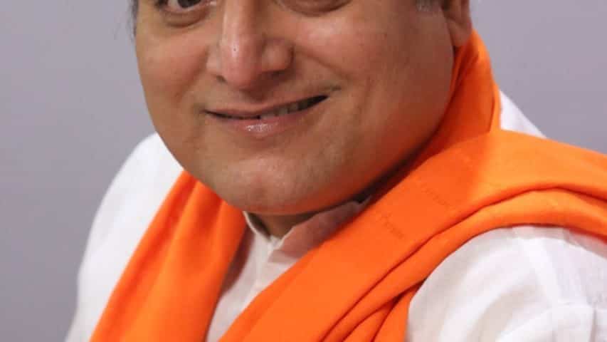 8 Things You Didn't Know About Manoj Joshi - Super Stars Bio