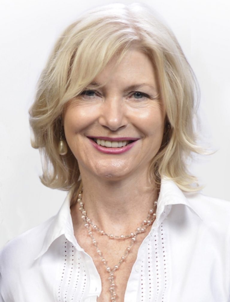 Beth Broderick - Biography, Height & Life Story | Super Stars Bio
