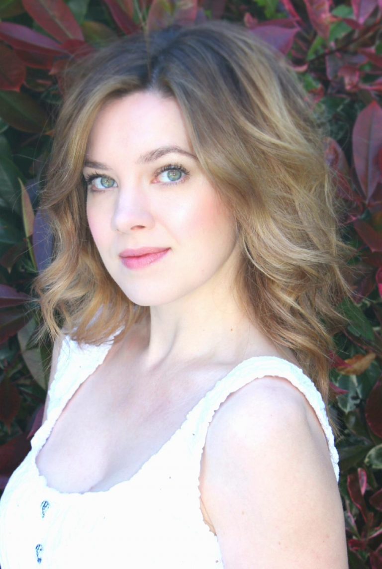 Evie Wray - Biography, Height & Life Story | Super Stars Bio