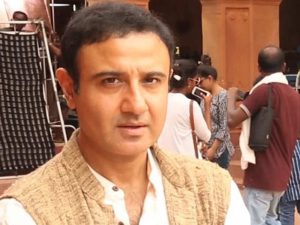 8 Things You Didn't Know About Vivek Mushran - Super Stars Bio