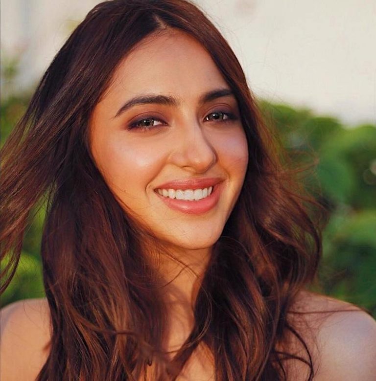 8 Things You Didn't Know About Akansha Ranjan Kapoor - Super Stars Bio
