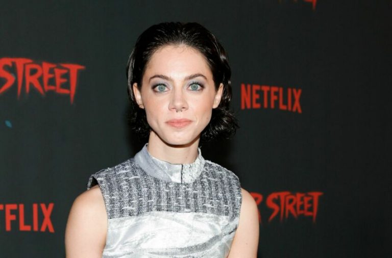 Elizabeth Scopel - Biography, Height & Life Story | Super Stars Bio