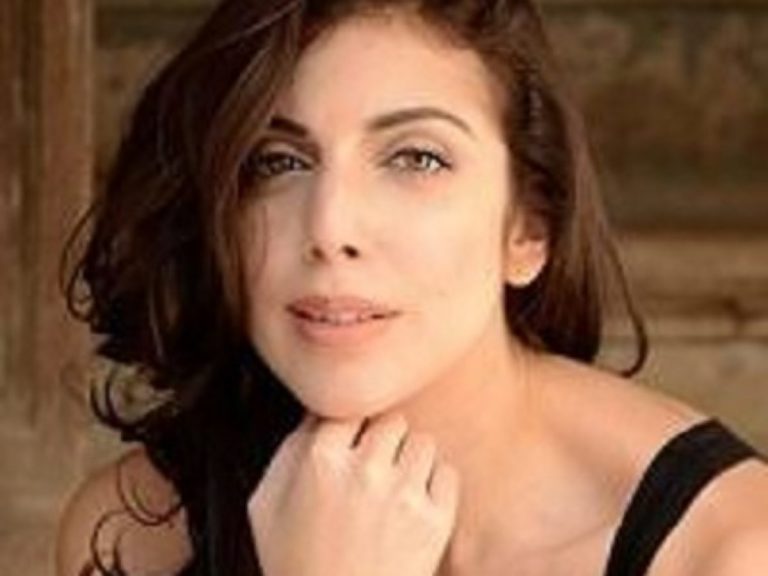 Anisa Butt - Biography, Height & Life Story | Super Stars Bio