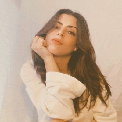 Isabel Burr - Biography, Height & Life Story | Super Stars Bio