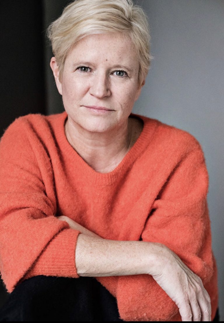 8 Things You Didn't Know About Lisa Palfrey - Super Stars Bio