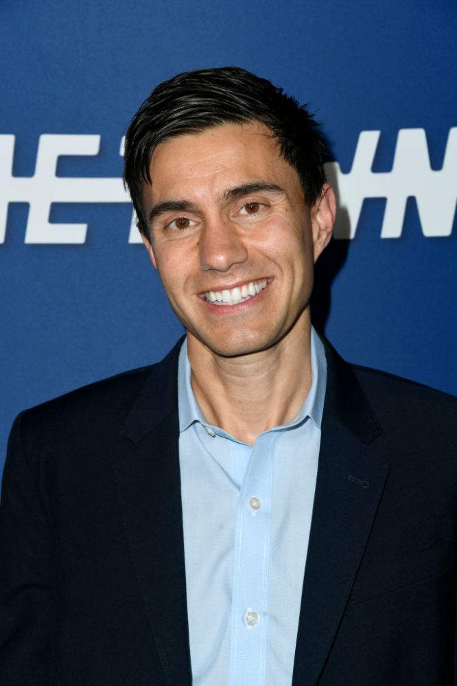 How tall is Ricky Van - Super Stars Bio