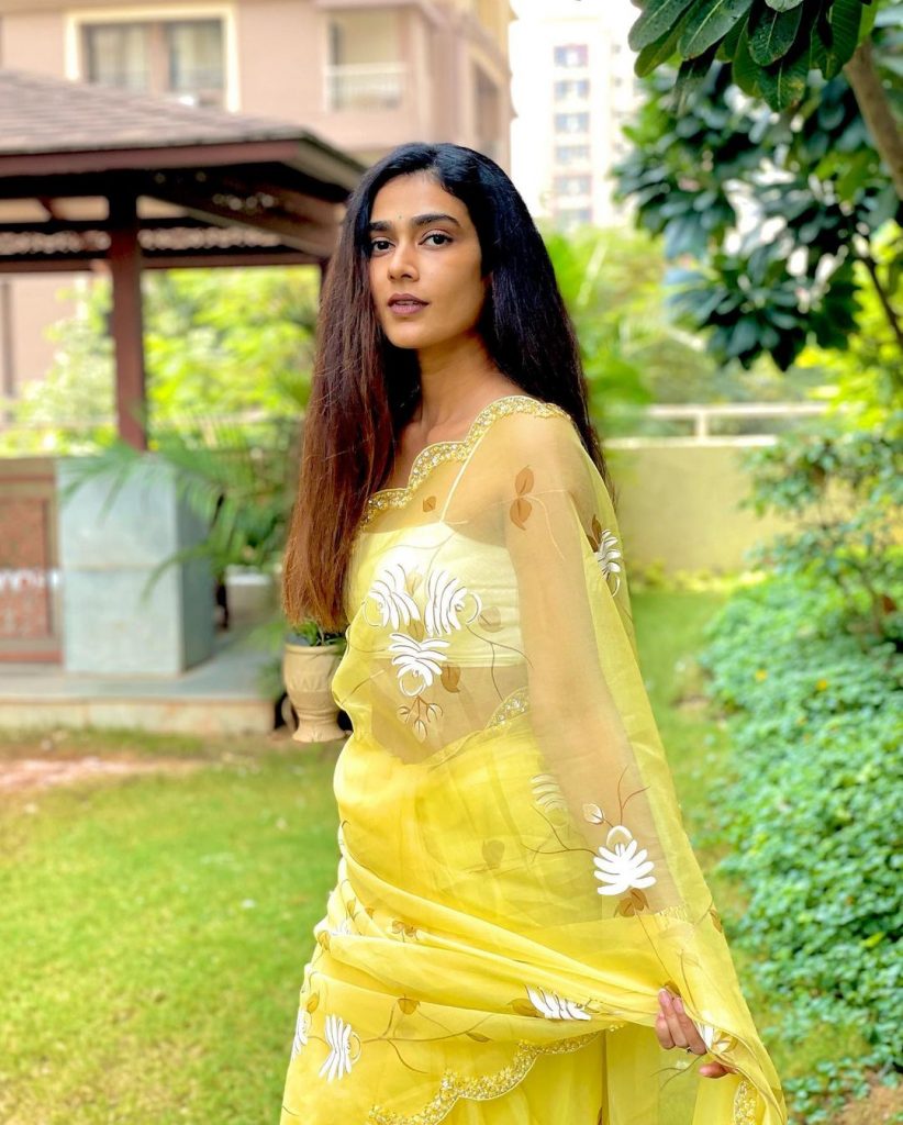 Aakanksha Singh - Biography, Height & Life Story | Super Stars Bio