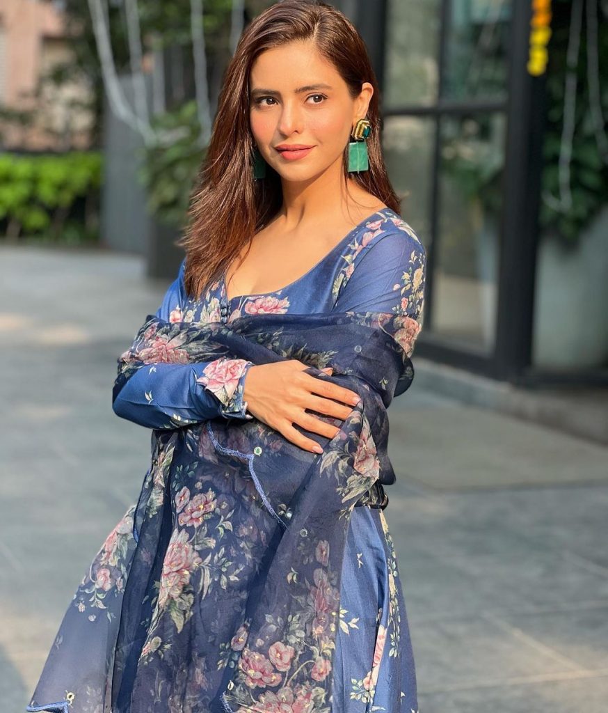 Aamna Sharif - Biography, Height & Life Story | Super Stars Bio