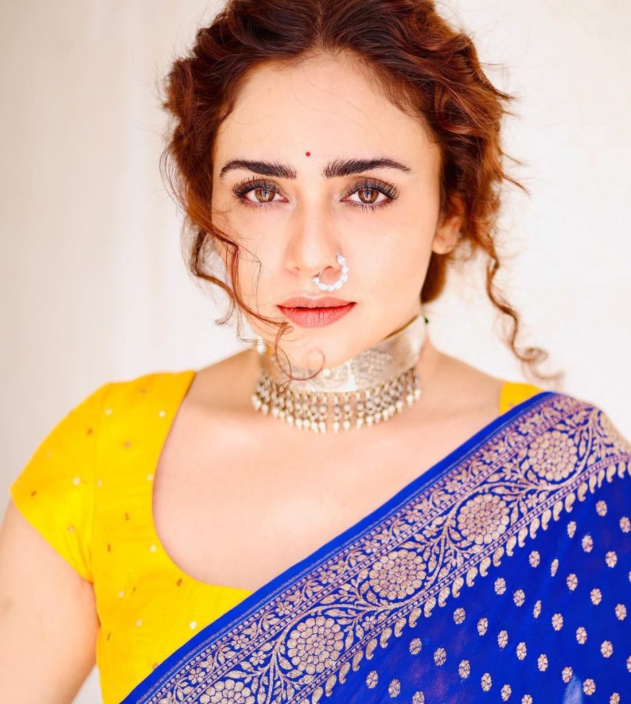 Amruta Khanvilkar - Biography, Height & Life Story | Super Stars Bio