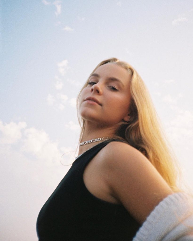 Anna Shumate - Biography, Height & Life Story | Super Stars Bio