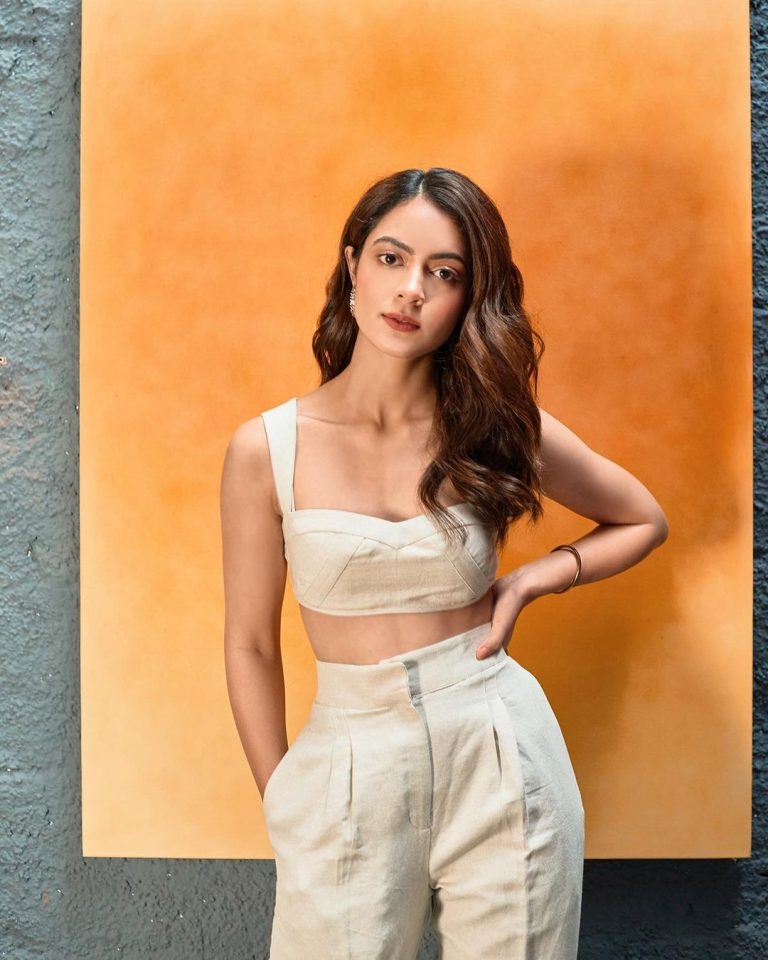 Anya Singh - Biography, Height & Life Story | Super Stars Bio