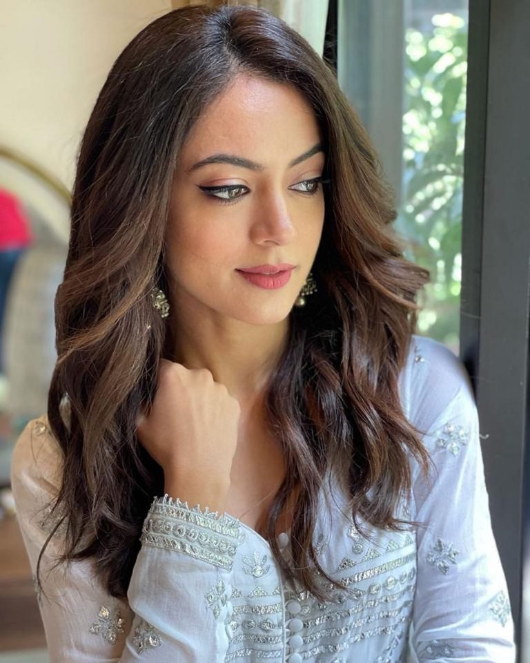 Anya Singh - Biography, Height & Life Story | Super Stars Bio