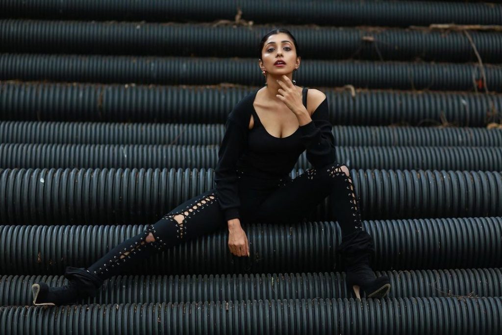 Deepal Shaw - Biography, Height & Life Story | Super Stars Bio