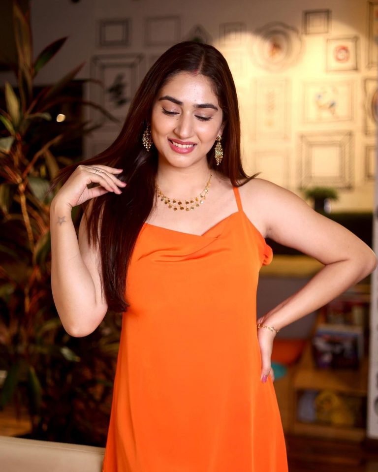 Divya Bharati - Biography, Height & Life Story | Super Stars Bio