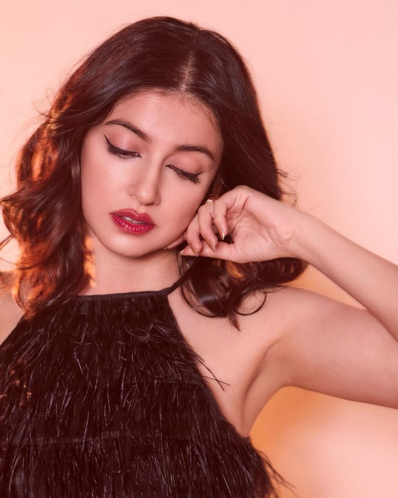 Divya Khosla - Biography, Height & Life Story | Super Stars Bio