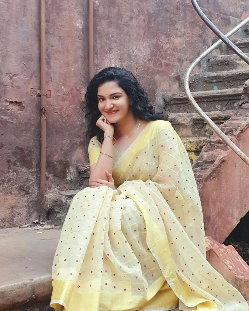 Honey Rose - Biography, Height & Life Story | Super Stars Bio