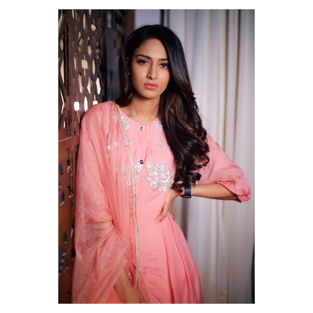 Erica Fernandes - Biography, Height & Life Story | Super Stars Bio