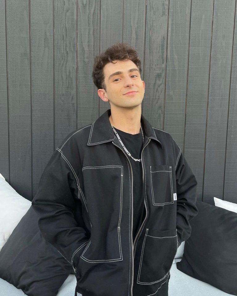 Issa Twaimz - Biography, Height & Life Story | Super Stars Bio