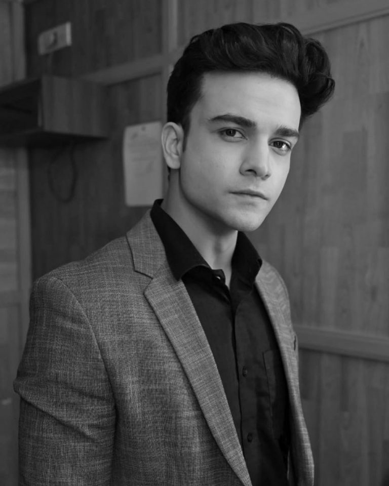 Krishna Kaul - Biography, Height & Life Story | Super Stars Bio