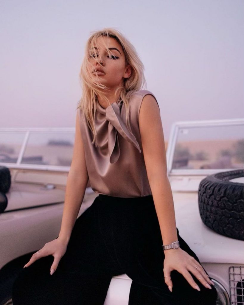 Madelyn Cline - Biography, Height & Life Story | Super Stars Bio