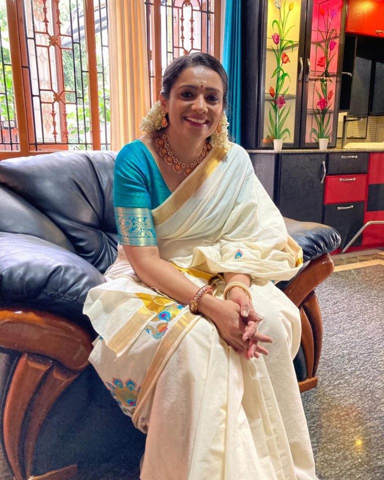 Meera Vasudevan - Biography, Height & Life Story | Super Stars Bio